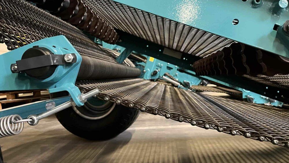 Rotary Screen Tech: Up to 30cm (11.8") Deep Sand Cleaning