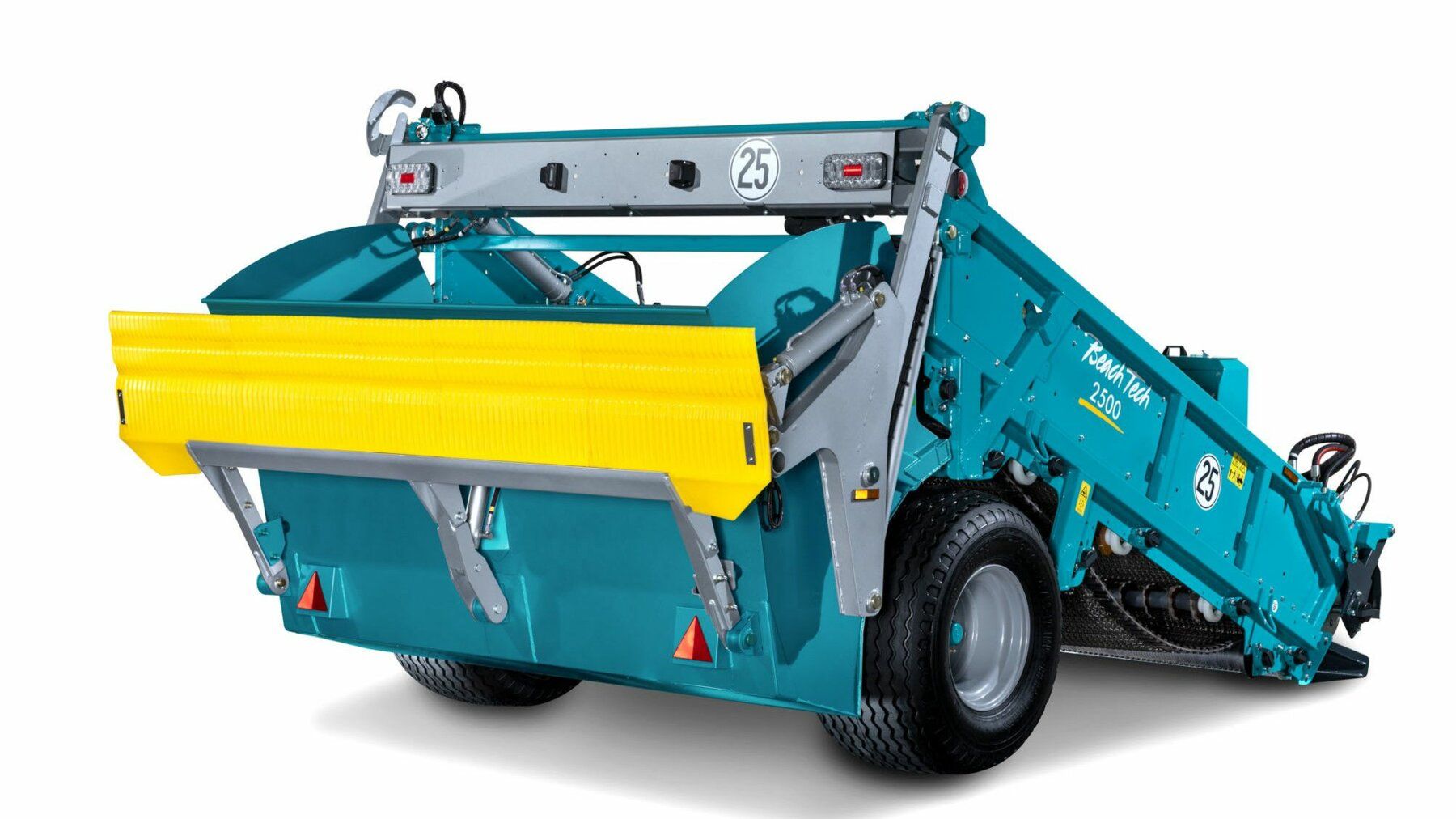 BeachTech 2500: Innovative beach cleaner