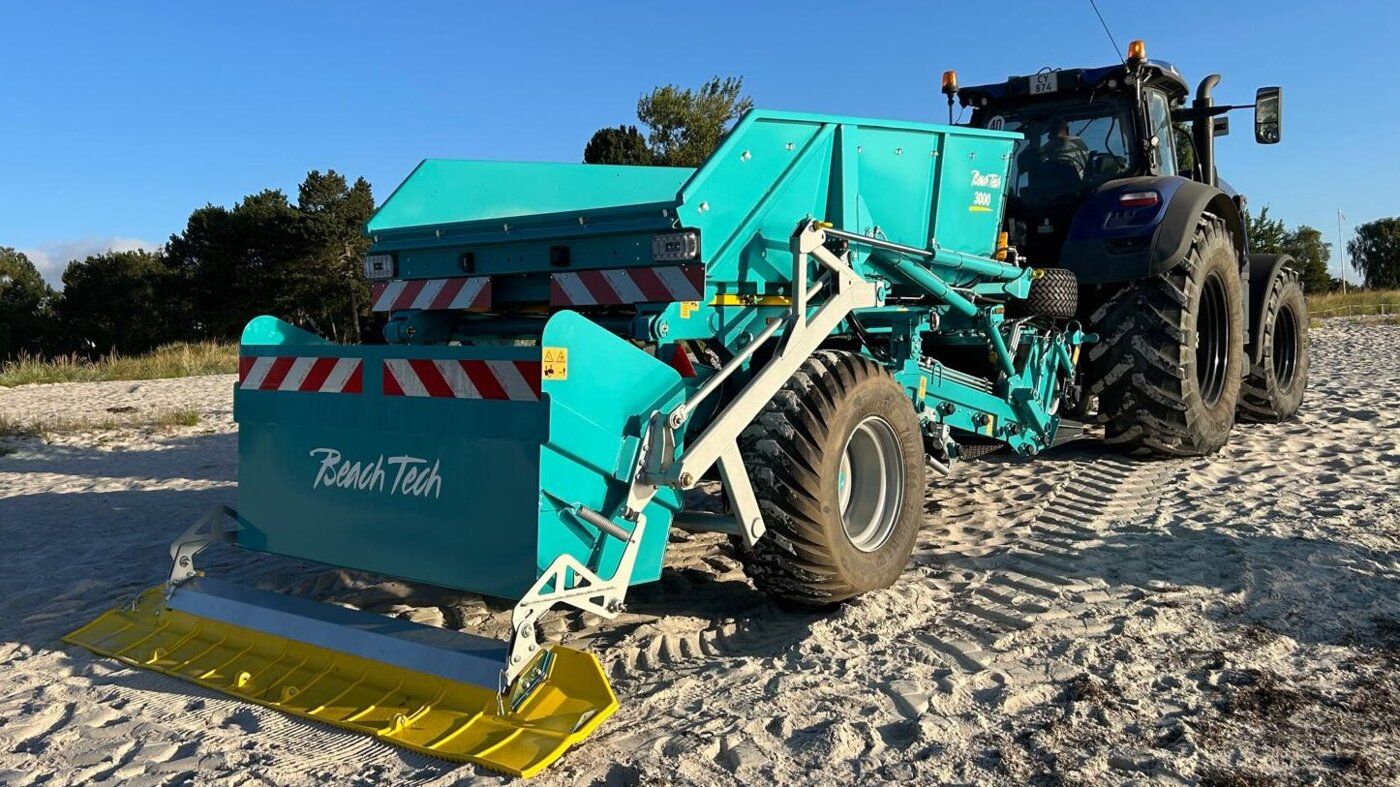 BeachTech 3000: Beach cleaner and haul vehicle in one