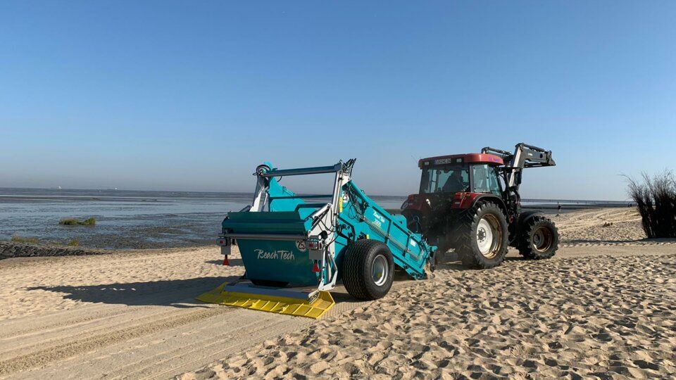 Beach cleaning machines since 1991 by BeachTech
